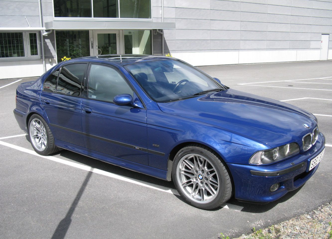 BMW M5 (E39 LCI, facelift 2000) 4.9 V8 (400 Hp)